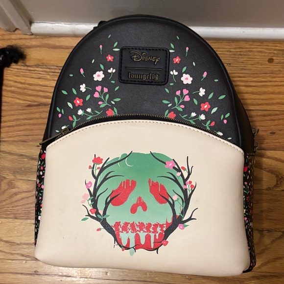 Loungefly | Bags | Loungefly Black And Cream Skull Floral Backpack ...